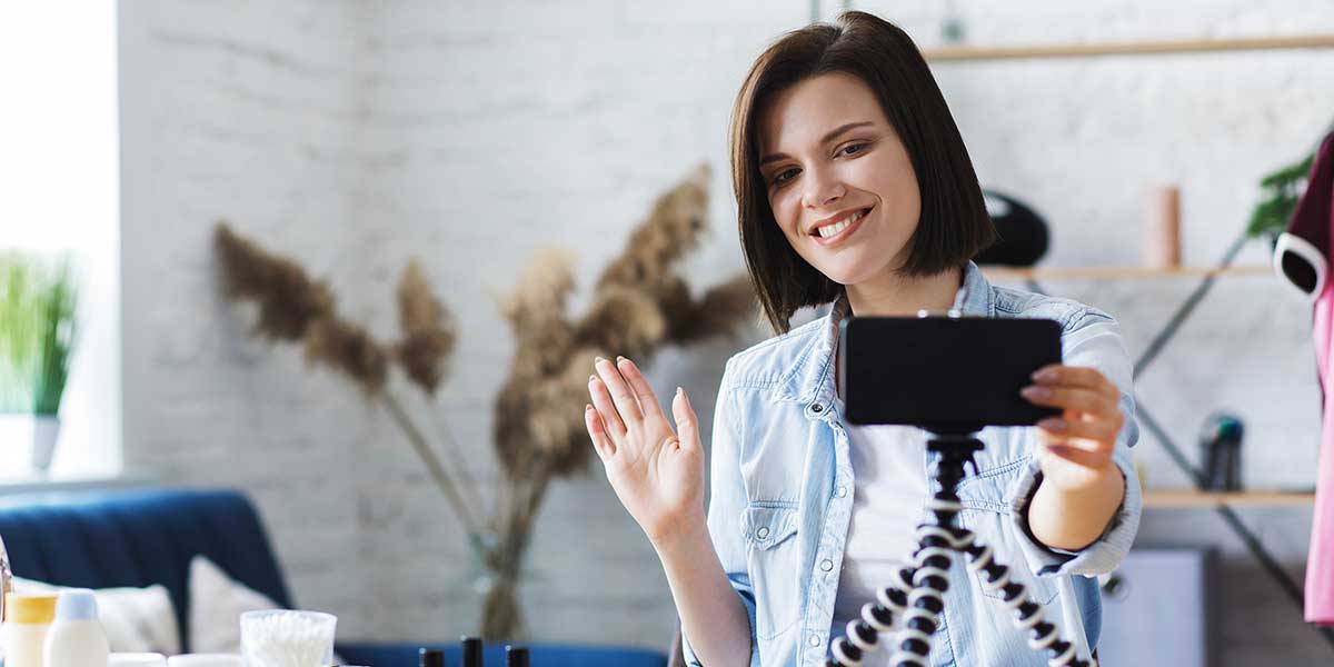 9 Creative Side Jobs You Can Do From Home